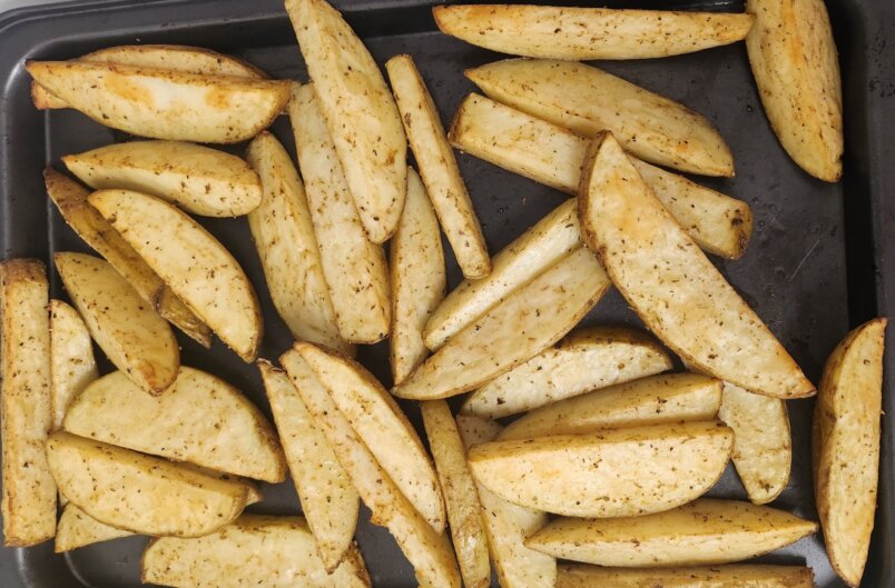 Spiced Potato Wedges: How to Make This Perfect Side Dish - ya hungry?